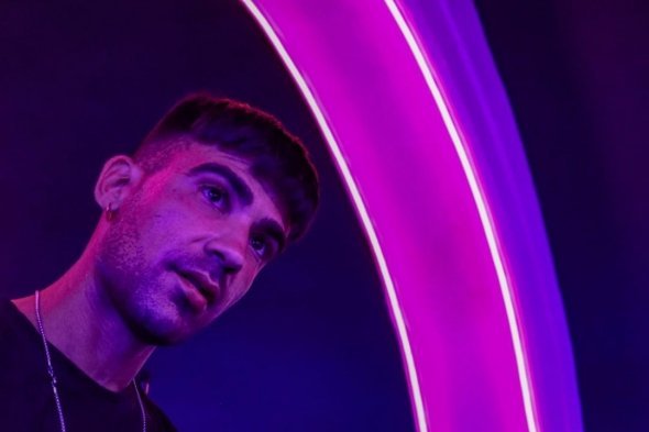 Don Naïve torna con "Daddy Cool", il suo nuovo singolo che racconta con ...